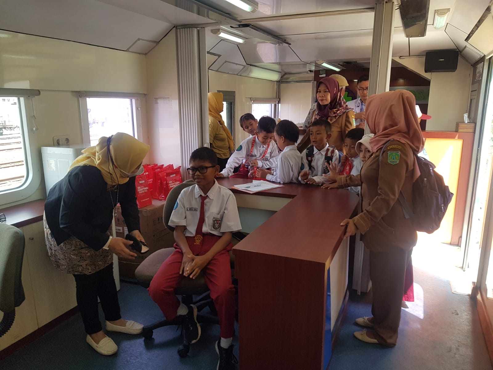 Peringati HUT ke-79, KAI Berikan Layanan Rail Clinic & Rail Library ...